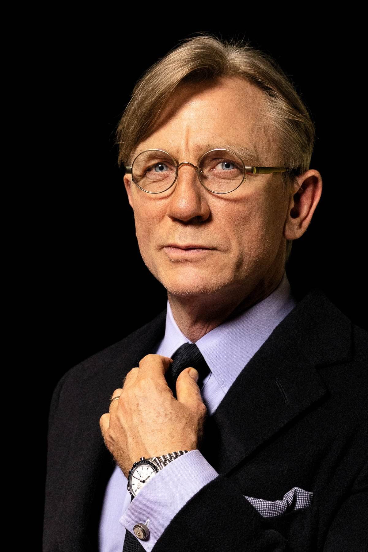 Daniel Craig Puts Watch Enthusiasts On High Alert Flexing A New Unseen ...